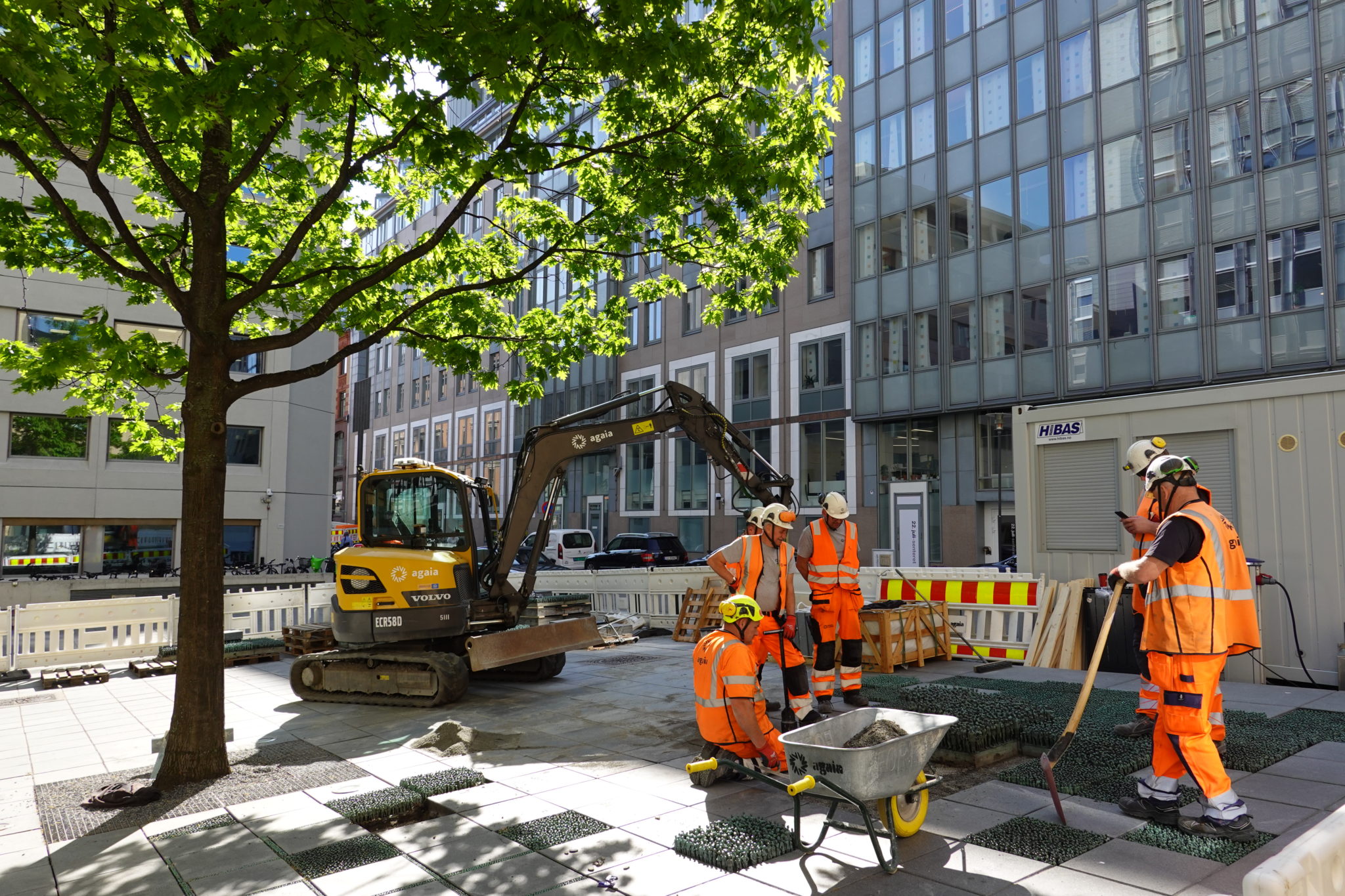 Det folkekjære kunstverket Grass Roots Square blir flytta - KORO