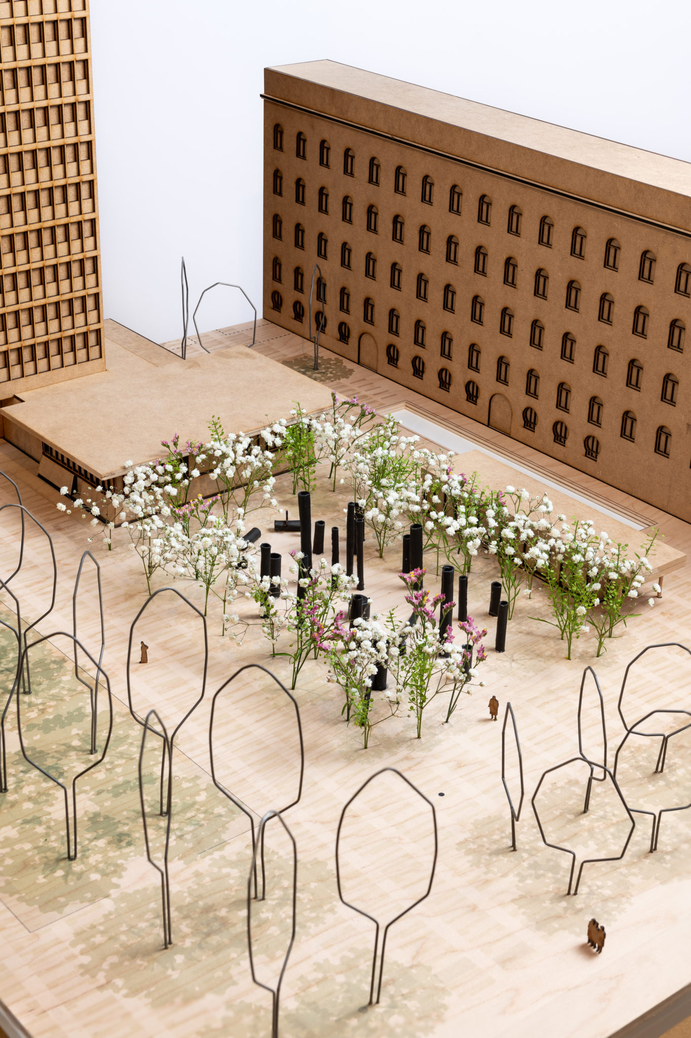 Henning Sunde, Hanne Tyrmi og Rainer Stange: En minnelund for 22. juli ...