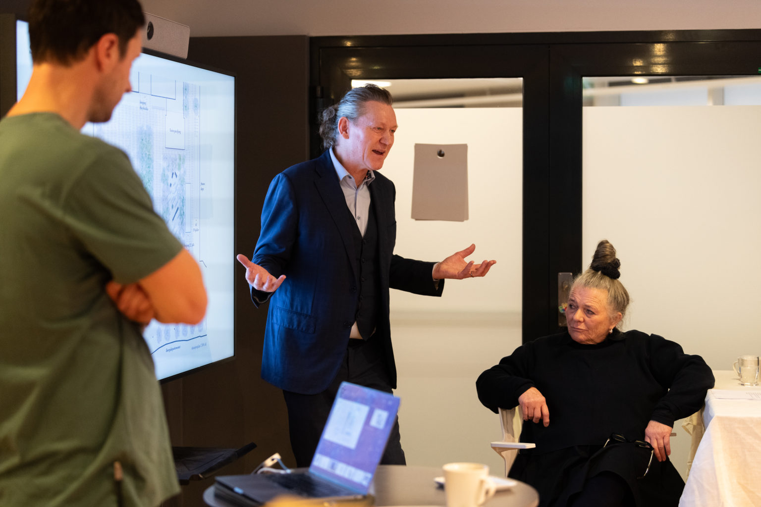 Henning Sunde, Hanne Tyrmi og Rainer Stange: En minnelund for 22. juli ...